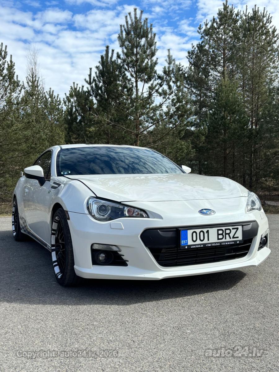 White Subaru BRZ 2013 in Tallinn, with an engine capacity of 2.00 L and mileage of 26 thousand km for 28000 €, photo 3 on AUTOMOTO.COM.LV