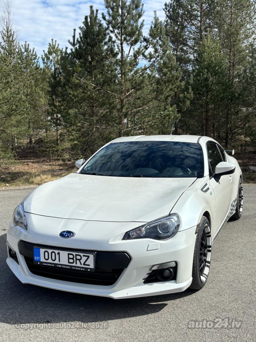 White Subaru BRZ 2013 in Tallinn, with an engine capacity of 2.00 L and mileage of 26 thousand km for 28000 €, photo 4 on AUTOMOTO.COM.LV