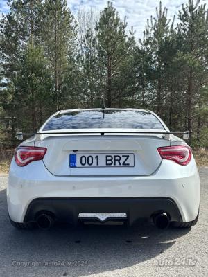 White Subaru BRZ 2013 in Tallinn, with an engine capacity of 2.00 L and mileage of 26 thousand km for 28000 €, photo 5 on AUTOMOTO.COM.LV