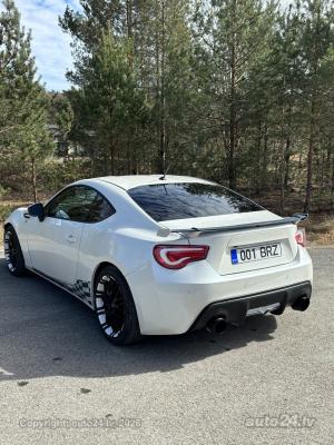 White Subaru BRZ 2013 in Tallinn, with an engine capacity of 2.00 L and mileage of 26 thousand km for 28000 €, photo 6 on AUTOMOTO.COM.LV