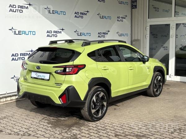 Green Subaru Crosstrek 2026 in Riga, with an engine capacity of 2.00 L and mileage of 12 thousand km for 34400 €, photo 4 on AUTOMOTO.COM.LV