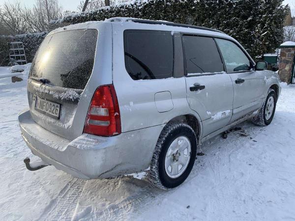Grey Subaru Crosstrek 2005 in Alytus, with an engine capacity of 2.00 L and mileage of 265 thousand km for 3600 €, photo 4 on AUTOMOTO.COM.LV