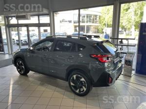 Pelēks Subaru Crosstrek 2025 Rīga, ar dzinēja tilpumu 2.00 L un nobraukumu 12 tūkst. km par 34400 €, foto 2 vietnē AUTOMOTO.COM.LV