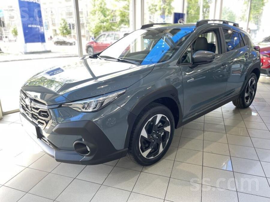 Pelēks Subaru Crosstrek 2026 Rīga, ar dzinēja tilpumu 2.00 L un nobraukumu 12 tūkst. km par 34400 €, foto 1 vietnē AUTOMOTO.COM.LV