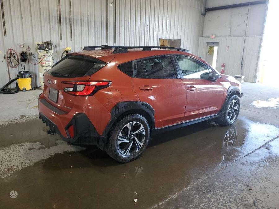 Orange Subaru Crosstrek 2024 in Panevezys, with an engine capacity of 2.00 L and mileage of 43 thousand km for 12600 €, photo 4 on AUTOMOTO.COM.LV