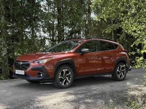 Orange Subaru Crosstrek 2024 in Vilnius, with an engine capacity of 2.00 L and mileage of 43 thousand km for 26000 €, photo  on AUTOMOTO.COM.LV