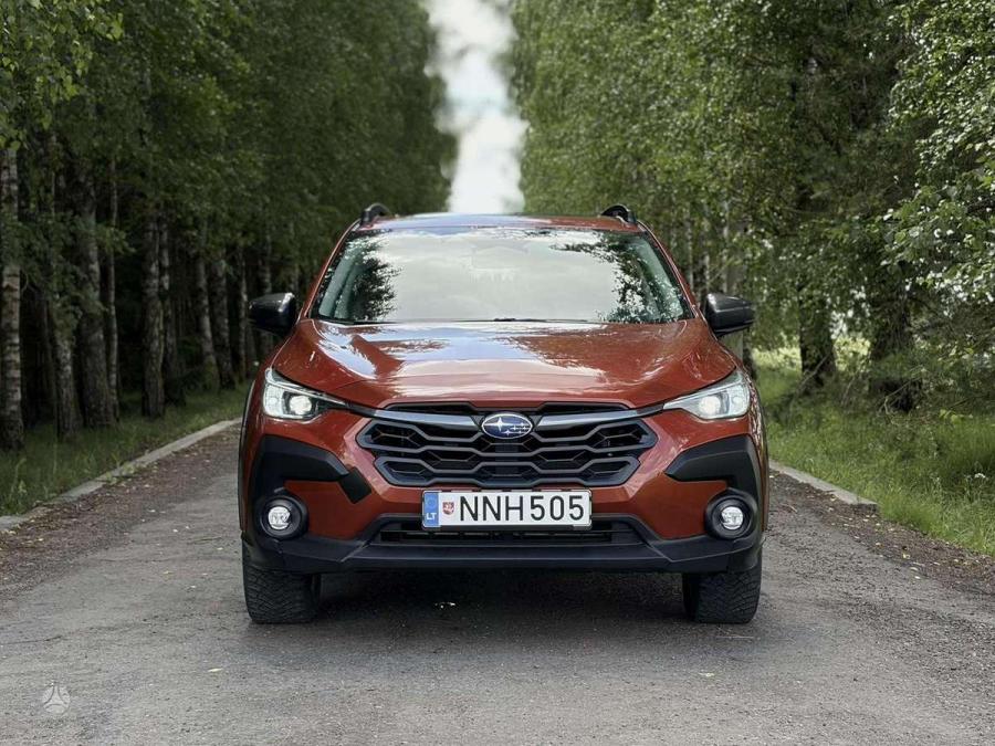 Orange Subaru Crosstrek 2024 in Vilnius, with an engine capacity of 2.00 L and mileage of 43 thousand km for 26000 €, photo 5 on AUTOMOTO.COM.LV