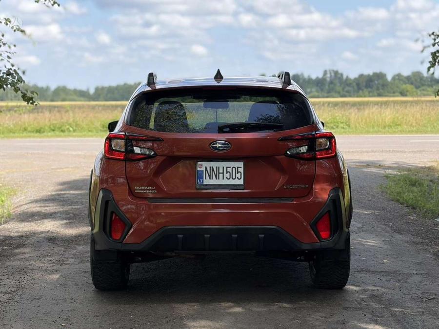 Orange Subaru Crosstrek 2024 in Vilnius, with an engine capacity of 2.00 L and mileage of 43 thousand km for 26000 €, photo 8 on AUTOMOTO.COM.LV