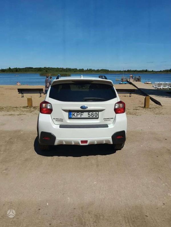 White Subaru Crosstrek 2016 in Klaipeda, with an engine capacity of 2.00 L and mileage of 133 thousand km for 9000 €, photo 6 on AUTOMOTO.COM.LV
