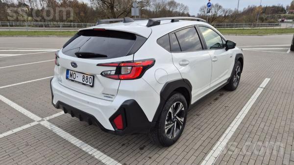 White Subaru Crosstrek 2024 in Rezekne, with an engine capacity of 2.00 L and mileage of 30 thousand km for 26500 €, photo 3 on AUTOMOTO.COM.LV