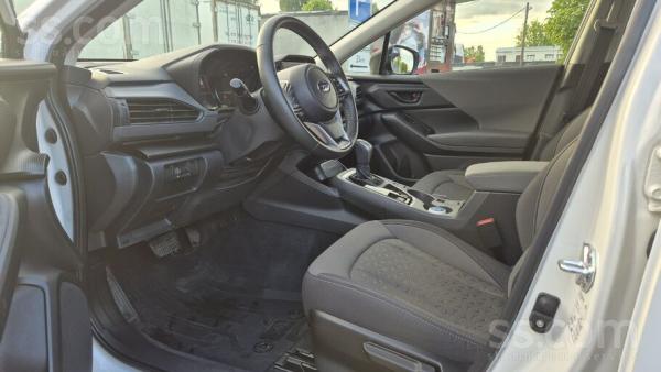 White Subaru Crosstrek 2024 in Rezekne, with an engine capacity of 2.00 L and mileage of 30 thousand km for 26500 €, photo 5 on AUTOMOTO.COM.LV