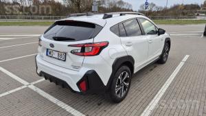 White Subaru Crosstrek 2024 in Rezekne, with an engine capacity of 2.00 L and mileage of 30 thousand km for 26500 €, photo 4 on AUTOMOTO.COM.LV
