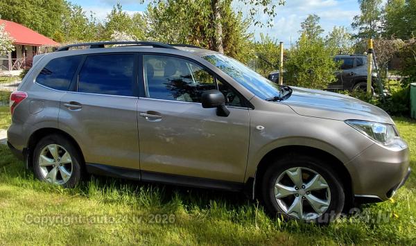 Smilšu krāsa Subaru Forester 2015 Tallina, ar dzinēja tilpumu 2.00 L un nobraukumu 170 tūkst. km par 10000 €, foto 2 vietnē AUTOMOTO.COM.LV