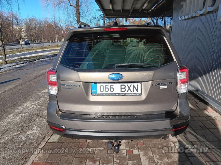 Smilšu krāsa Subaru Forester 2018 Tallina, ar dzinēja tilpumu 2.00 L un nobraukumu 90 tūkst. km par 18990 €, foto 4 vietnē AUTOMOTO.COM.LV