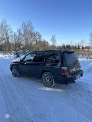 Melns Subaru Forester 1998 Viļņa, ar dzinēja tilpumu 2.00 L un nobraukumu 302 tūkst. km par 3500 €, foto 6 vietnē AUTOMOTO.COM.LV