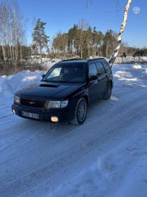 Melns Subaru Forester 1998 Viļņa, ar dzinēja tilpumu 2.00 L un nobraukumu 302 tūkst. km par 3500 €, foto 7 vietnē AUTOMOTO.COM.LV