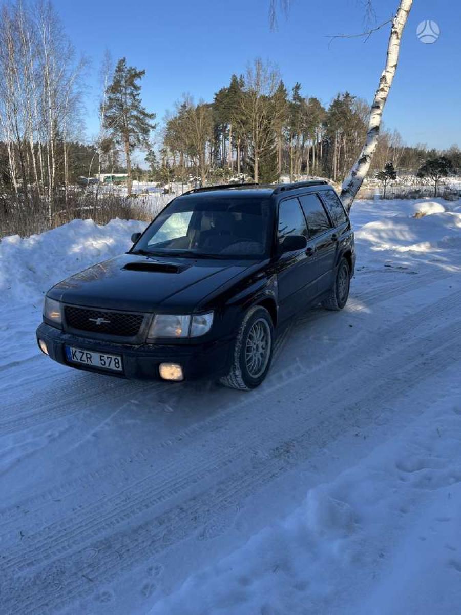 Melns Subaru Forester 1998 Viļņa, ar dzinēja tilpumu 2.00 L un nobraukumu 302 tūkst. km par 3500 €, foto 7 vietnē AUTOMOTO.COM.LV