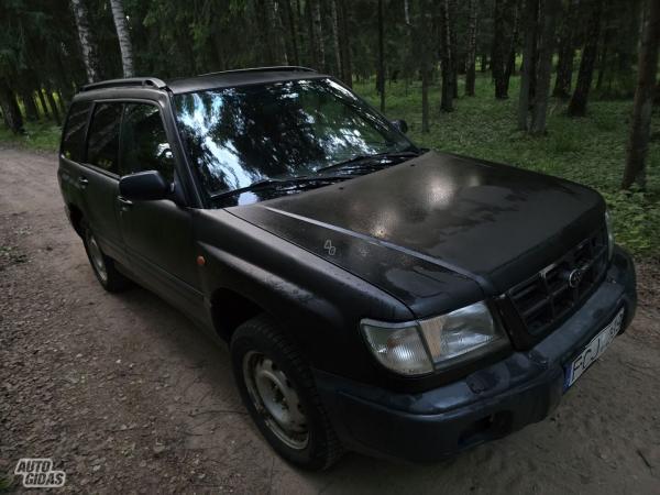 Melns Subaru Forester 1998 Radviliškis, ar dzinēja tilpumu 2.00 L un nobraukumu 39 tūkst. km par 1600 €, foto 1 vietnē AUTOMOTO.COM.LV