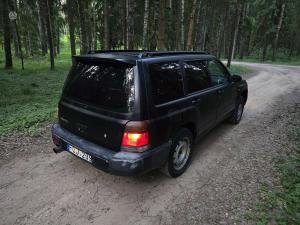 Black Subaru Forester 1998 in Radviliskis, with an engine capacity of 2.00 L and mileage of 287 thousand km for 1450 €, photo 6 on AUTOMOTO.COM.LV