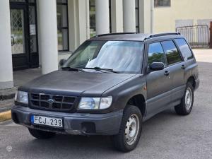 Black Subaru Forester 1998 in Radviliskis, with an engine capacity of 2.00 L and mileage of 322 thousand km for 1250 €, photo  on AUTOMOTO.COM.LV