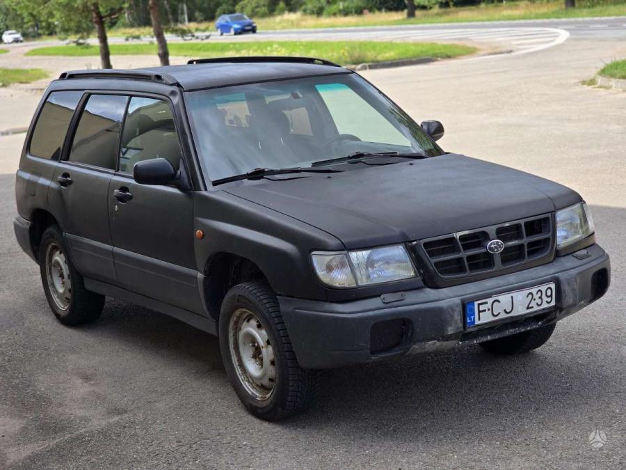 Black Subaru Forester 1998 in Radviliskis, with an engine capacity of 2.00 L and mileage of 322 thousand km for 1250 €, photo 3 on AUTOMOTO.COM.LV