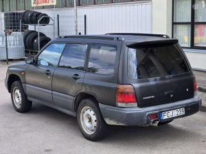 Black Subaru Forester 1998 in Radviliskis, with an engine capacity of 2.00 L and mileage of 322 thousand km for 1250 €, photo 4 on AUTOMOTO.COM.LV