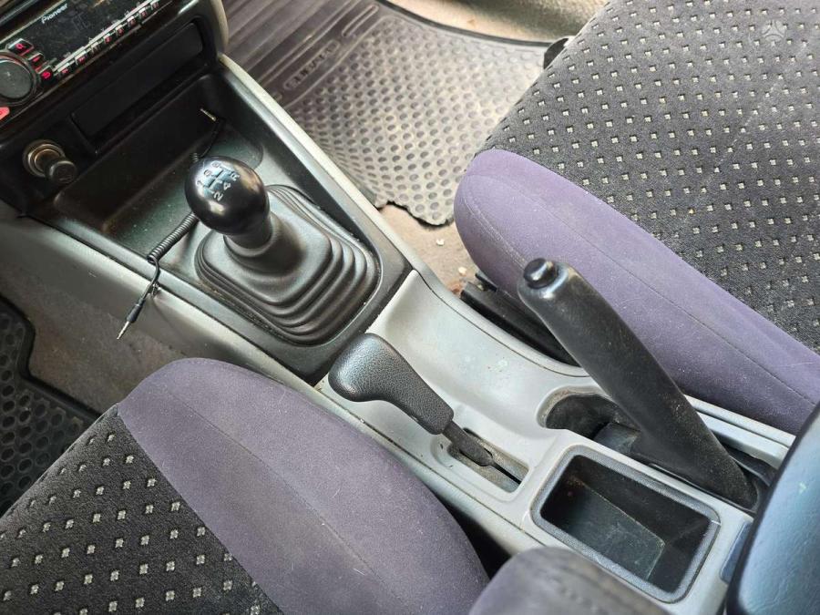 Black Subaru Forester 1998 in Radviliskis, with an engine capacity of 2.00 L and mileage of 322 thousand km for 1250 €, photo 9 on AUTOMOTO.COM.LV