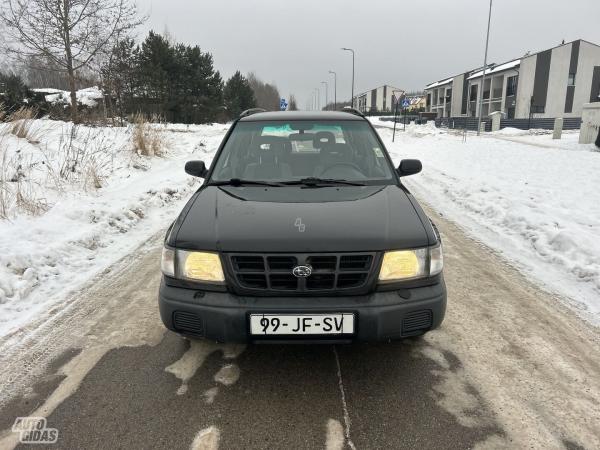 Black Subaru Forester 2000 in Vilnius, with an engine capacity of 2.00 L and mileage of 340 thousand km for 1950 €, photo 5 on AUTOMOTO.COM.LV