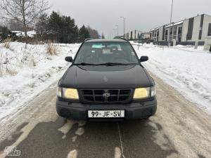 Black Subaru Forester 2000 in Vilnius, with an engine capacity of 2.00 L and mileage of 340 thousand km for 1950 €, photo 5 on AUTOMOTO.COM.LV