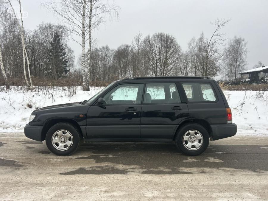 Black Subaru Forester 2000 in Vilnius, with an engine capacity of 2.00 L and mileage of 340 thousand km for 1950 €, photo 16 on AUTOMOTO.COM.LV