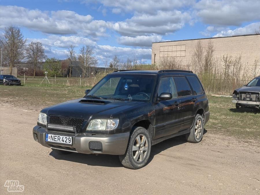 Melns Subaru Forester 2001 Šilutė, ar dzinēja tilpumu 2.00 L un nobraukumu 360 tūkst. km par 1350 €, foto 1 vietnē AUTOMOTO.COM.LV