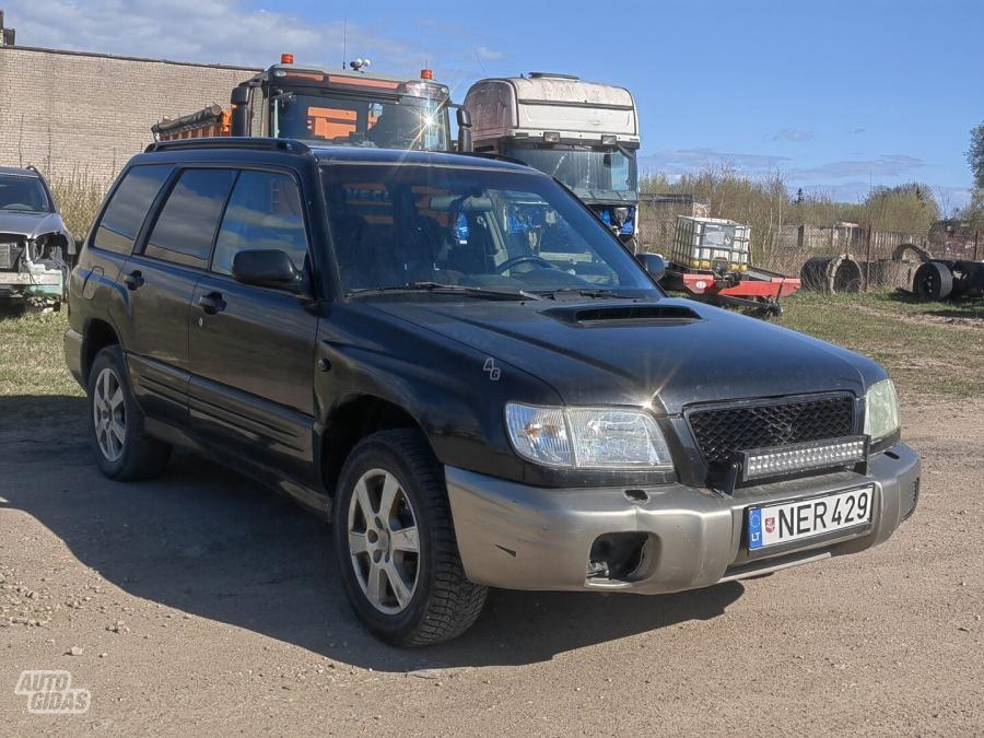 Melns Subaru Forester 2001 Šilutė, ar dzinēja tilpumu 2.00 L un nobraukumu 360 tūkst. km par 1350 €, foto 4 vietnē AUTOMOTO.COM.LV