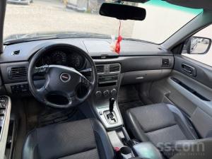 Black Subaru Forester 2003 in Kuldiga, with an engine capacity of 2.00 L and mileage of 330 thousand km for 1750 €, photo 7 on AUTOMOTO.COM.LV