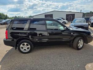 Black Subaru Forester 2004 in Utena, with an engine capacity of 1.99 L and mileage of 270 thousand km for 4850 €, photo 3 on AUTOMOTO.COM.LV