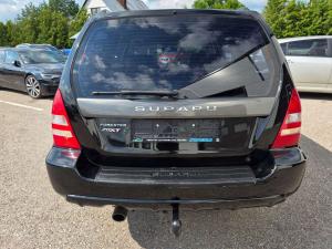 Black Subaru Forester 2004 in Utena, with an engine capacity of 1.99 L and mileage of 270 thousand km for 4850 €, photo 5 on AUTOMOTO.COM.LV