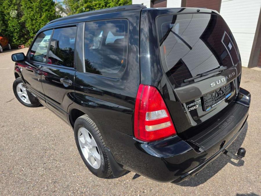 Black Subaru Forester 2004 in Utena, with an engine capacity of 1.99 L and mileage of 270 thousand km for 4850 €, photo 6 on AUTOMOTO.COM.LV