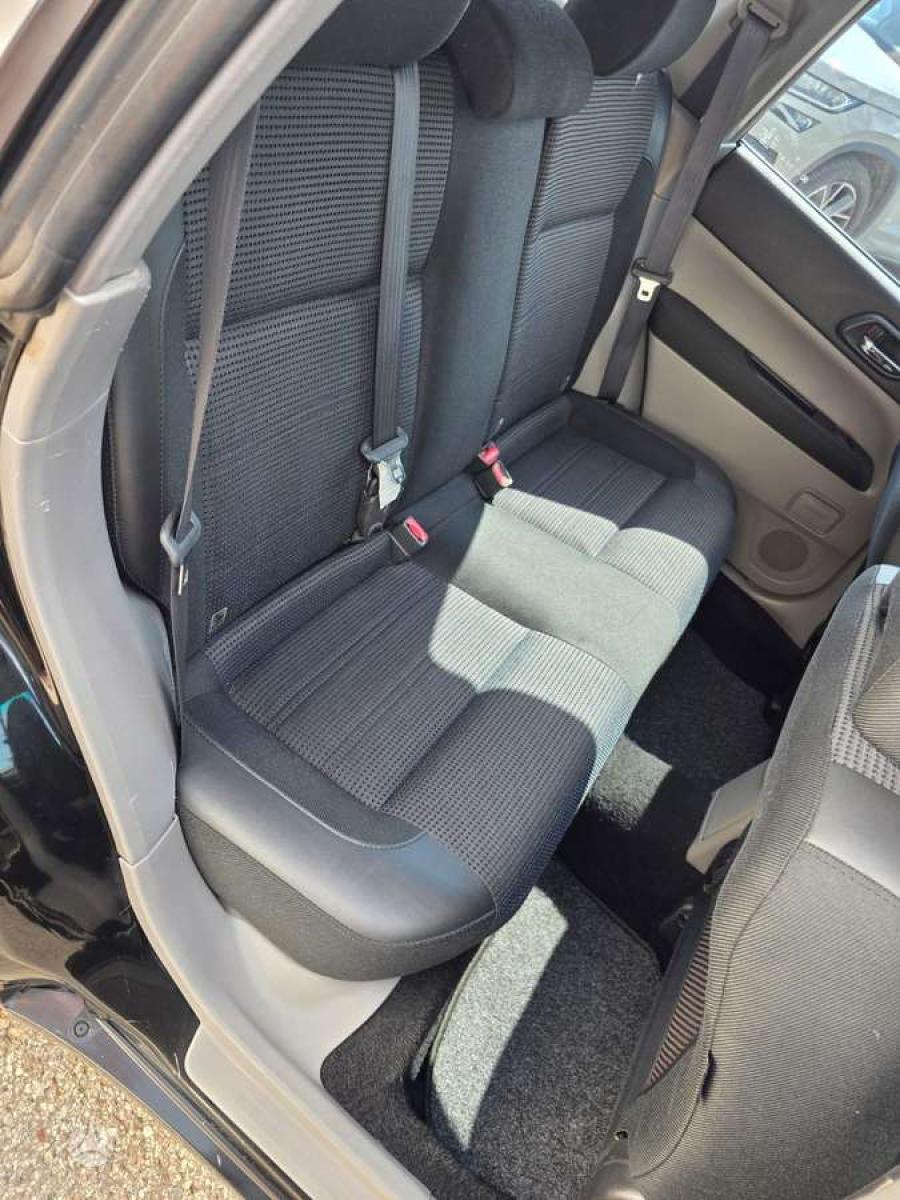 Black Subaru Forester 2004 in Utena, with an engine capacity of 1.99 L and mileage of 270 thousand km for 4850 €, photo 15 on AUTOMOTO.COM.LV