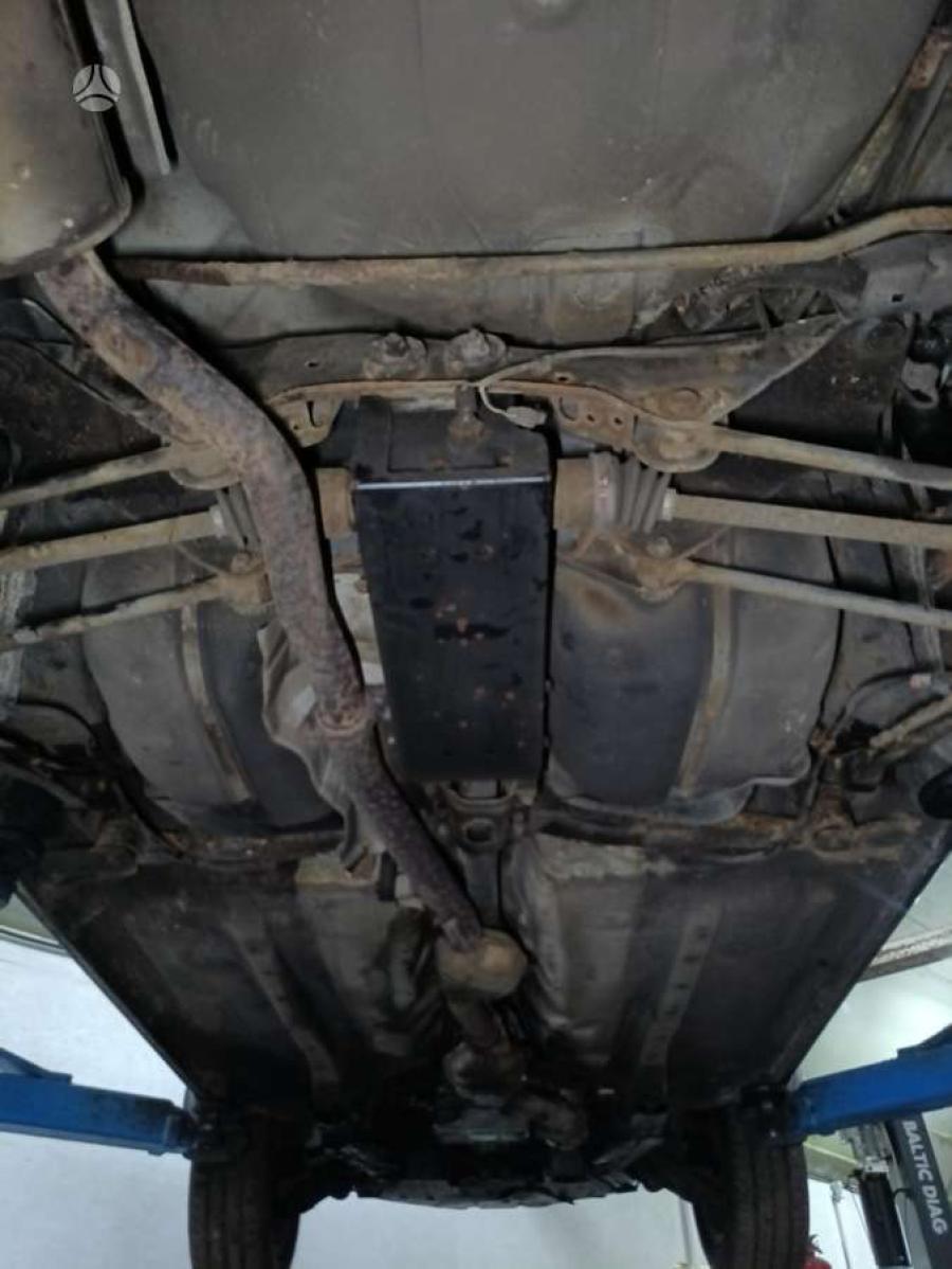 Black Subaru Forester 2004 in Utena, with an engine capacity of 1.99 L and mileage of 270 thousand km for 4850 €, photo 31 on AUTOMOTO.COM.LV