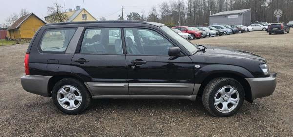 Melns Subaru Forester 2005 Utena, ar dzinēja tilpumu 1.99 L un nobraukumu 254 tūkst. km par 3650 €, foto 2 vietnē AUTOMOTO.COM.LV