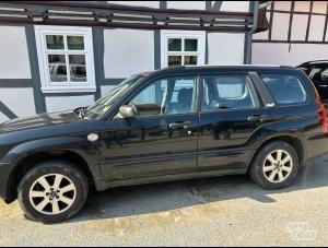 Black Subaru Forester 2005 in Kaunas, with an engine capacity of 2.00 L and mileage of 366 thousand km for 1450 €, photo 2 on AUTOMOTO.COM.LV