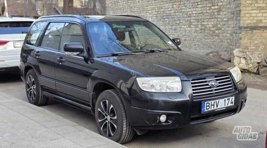 Black Subaru Forester 2005 in Vilnius, with an engine capacity of 2.00 L and mileage of 190 thousand km for 2500 €, photo 1 on AUTOMOTO.COM.LV