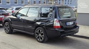 Black Subaru Forester 2005 in Vilnius, with an engine capacity of 2.00 L and mileage of 190 thousand km for 2500 €, photo 4 on AUTOMOTO.COM.LV