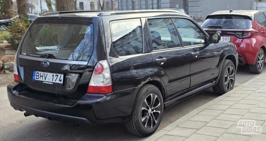 Black Subaru Forester 2005 in Vilnius, with an engine capacity of 2.00 L and mileage of 190 thousand km for 2500 €, photo 6 on AUTOMOTO.COM.LV