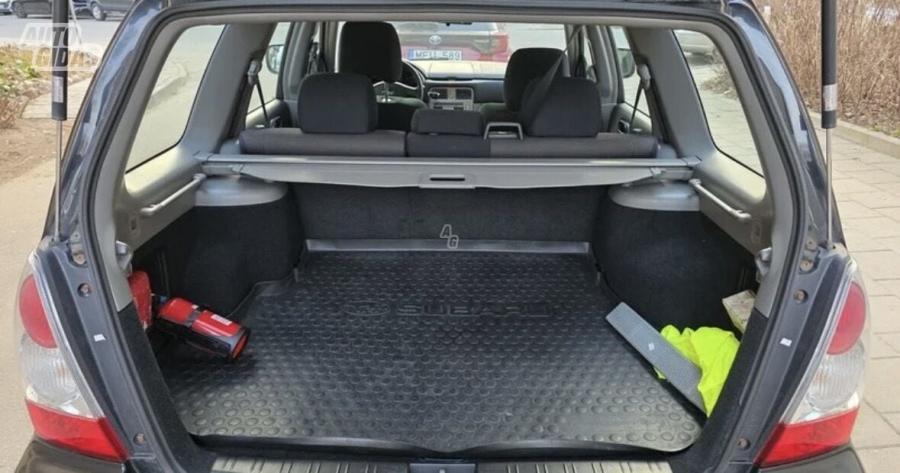 Black Subaru Forester 2005 in Vilnius, with an engine capacity of 2.00 L and mileage of 190 thousand km for 2500 €, photo 10 on AUTOMOTO.COM.LV