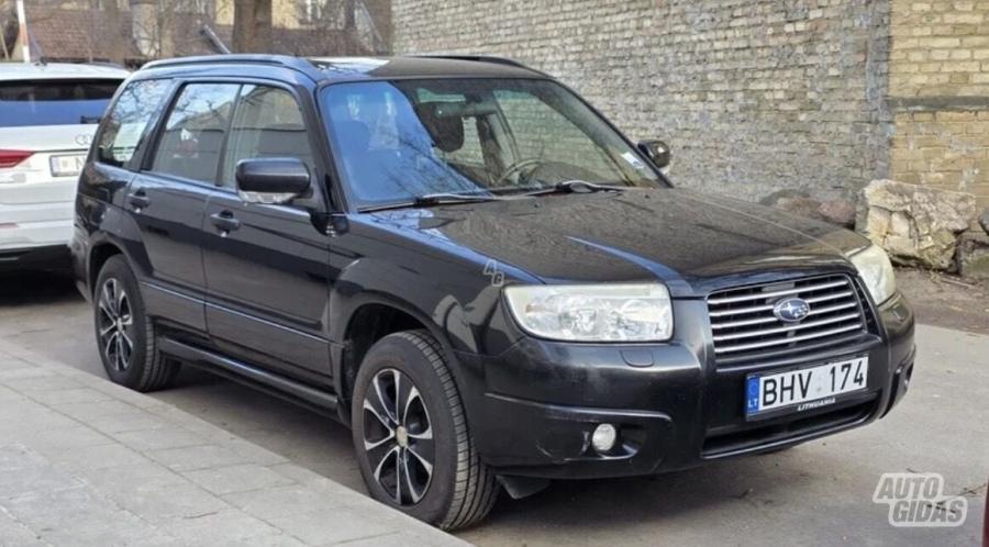 Melns Subaru Forester 2005 Viļņa, ar dzinēja tilpumu 2.00 L un nobraukumu 190 tūkst. km par 2500 €, foto 1 vietnē AUTOMOTO.COM.LV