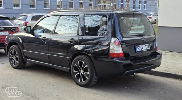 Black Subaru Forester 2005 in Vilnius, with an engine capacity of 2.00 L and mileage of 190 thousand km for 2500 €, photo 4 on AUTOMOTO.COM.LV