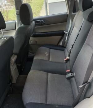 Melns Subaru Forester 2005 Viļņa, ar dzinēja tilpumu 2.00 L un nobraukumu 190 tūkst. km par 2500 €, foto 8 vietnē AUTOMOTO.COM.LV