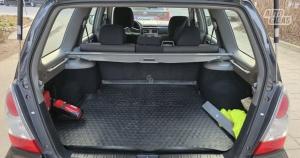 Melns Subaru Forester 2005 Viļņa, ar dzinēja tilpumu 2.00 L un nobraukumu 190 tūkst. km par 2500 €, foto 10 vietnē AUTOMOTO.COM.LV