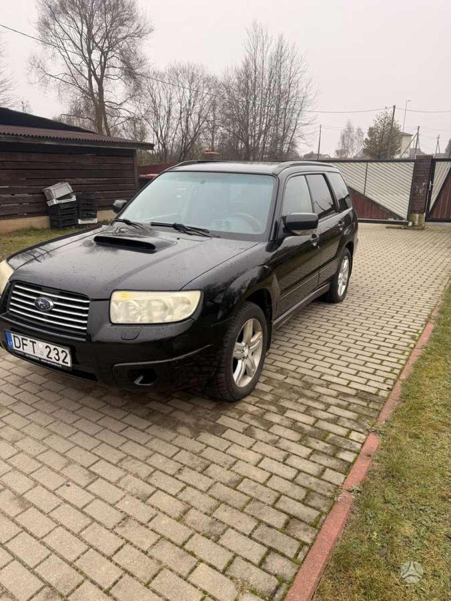 Melns Subaru Forester 2006 Trakai, ar dzinēja tilpumu 2.46 L un nobraukumu 305 tūkst. km par 1999 €, foto 1 vietnē AUTOMOTO.COM.LV