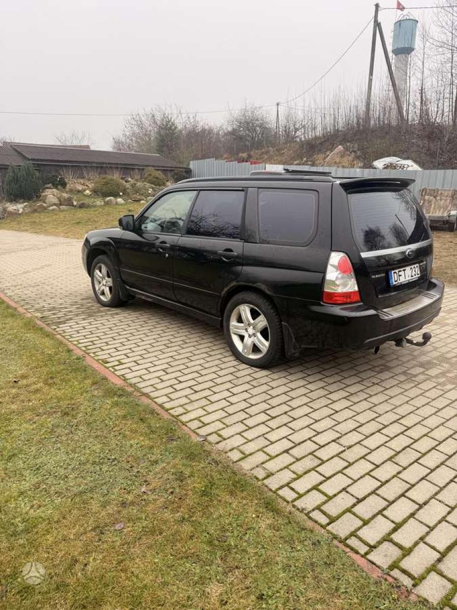 Melns Subaru Forester 2006 Trakai, ar dzinēja tilpumu 2.46 L un nobraukumu 305 tūkst. km par 1999 €, foto 4 vietnē AUTOMOTO.COM.LV